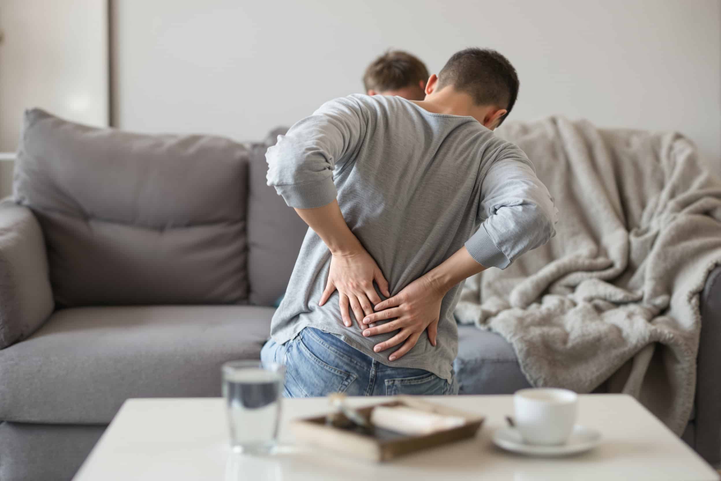 Contracture musculaire du dos : Comment la reconnaître et la traiter ...